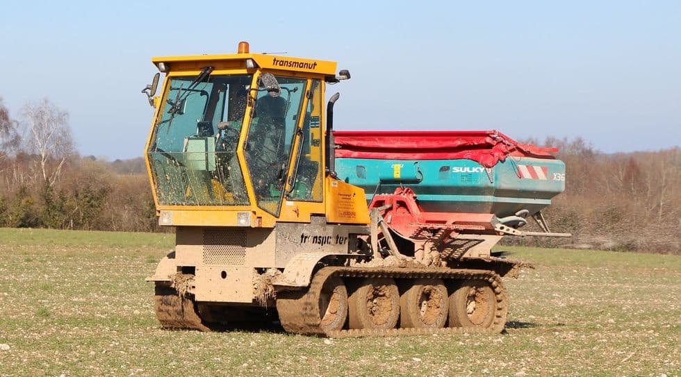 Un chenillard léger à la cuma du Bocage - Entraid