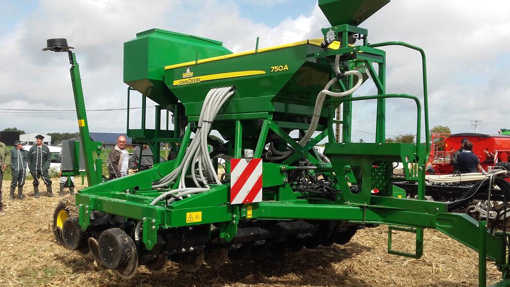 Fiche technique semoir semis direct John Deere 750 A