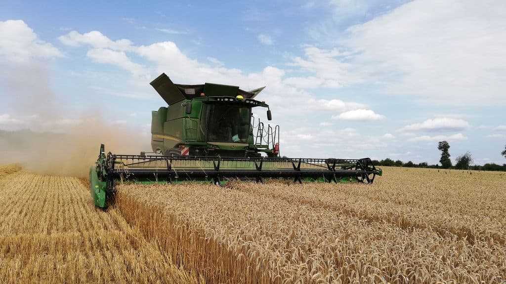 organisation méthodique de la moisson et la pulvérisation - Entraid