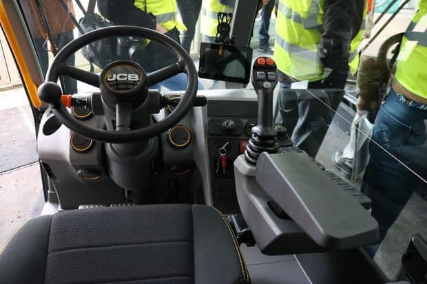 cabine JCB Command Plus : un pare-brise panoramique sur les Telescopic