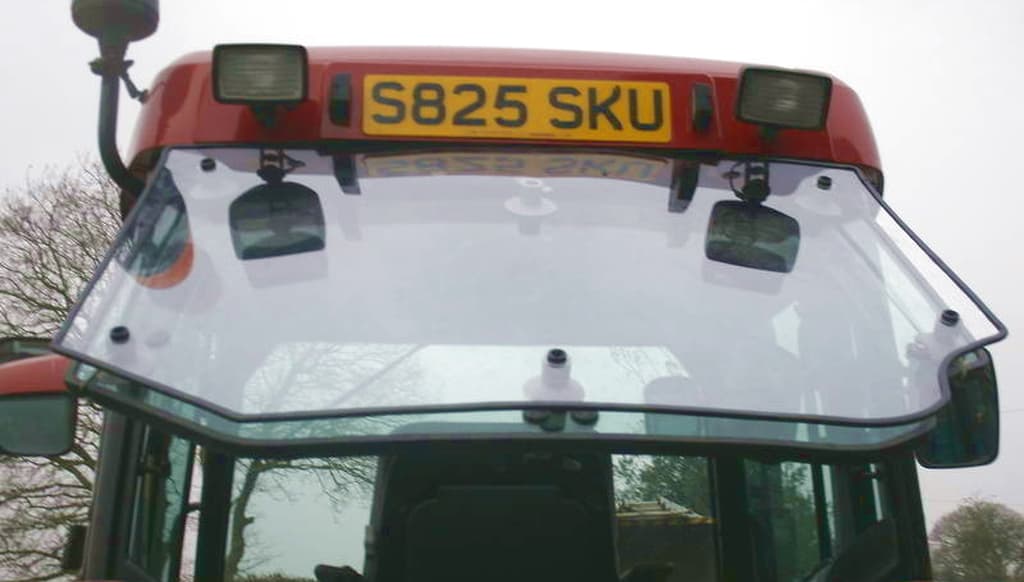 Protection des vitres de tracteurs : Agrilead distribue le Tractor ...