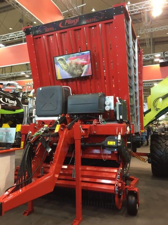 autochargeuse Fliegl Büffel, nouveauté Agritechnica - Entraid