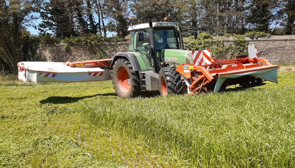 Ensilage d'herbe - un essai comparatif : conditionner ou andainer - Entraid
