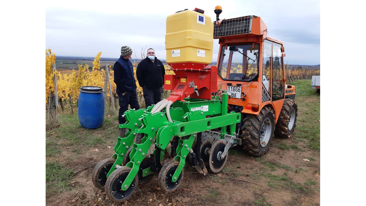 Semis direct à la cuma de Westhalten : un nouvel outil viticole - Entraid