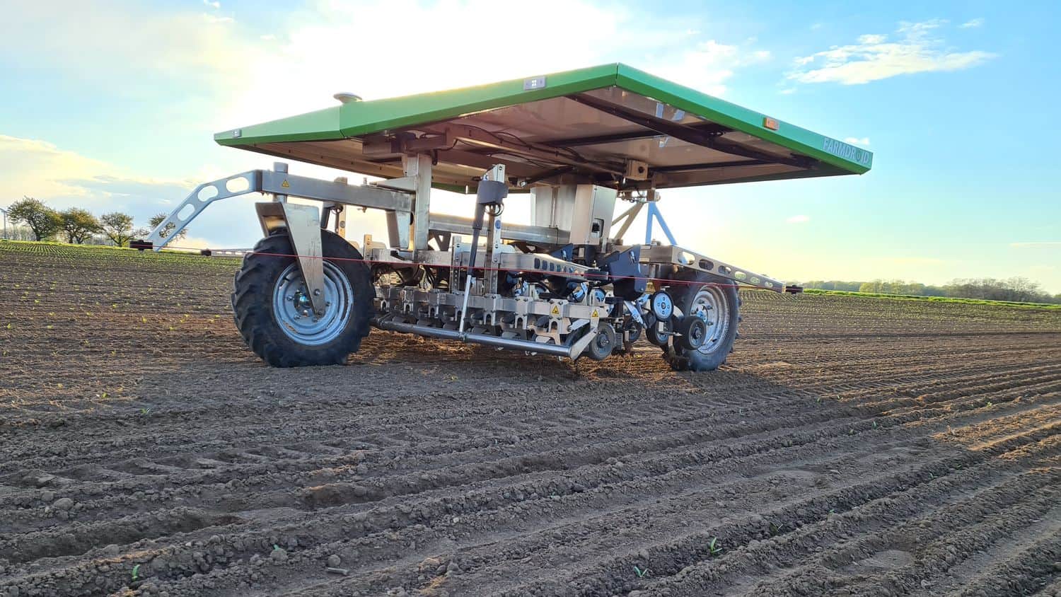 Robot FarmDroid FD20 pour le semis et désherbage mécanique - Entraid