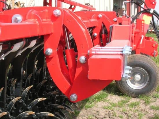 Comment utiliser une houe rotative ? Conseils pratiques au maïs - Entraid