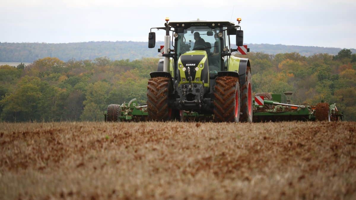 Essai du tracteur Claas Axion 850 Cemos CMatic Stage V - Entraid