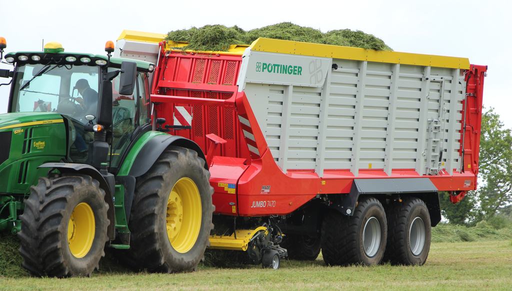 Autochargeuse Pöttinger Jumbo 7000: présentation et avis d'utilisateur