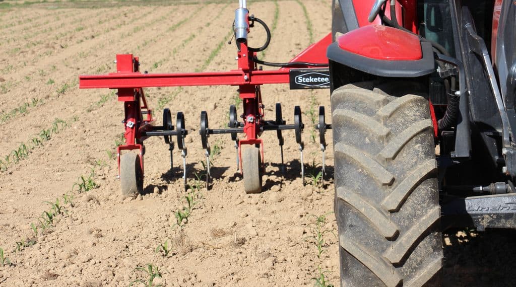 Choisir le système de guidage pour sa bineuse: quel est le plus efficace