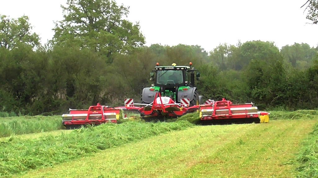 Qualité des fourrages : 2 démo pour choisir son matériel de fenaison