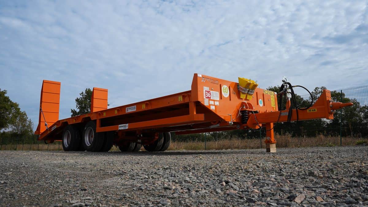 Porte-engins Pronar 2 essieux : 7m et près de 15t de charge utile