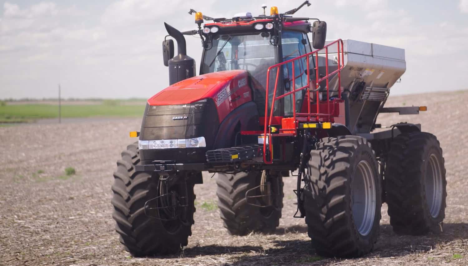 Raven présente un automoteur d'épandage d'engrais autonome