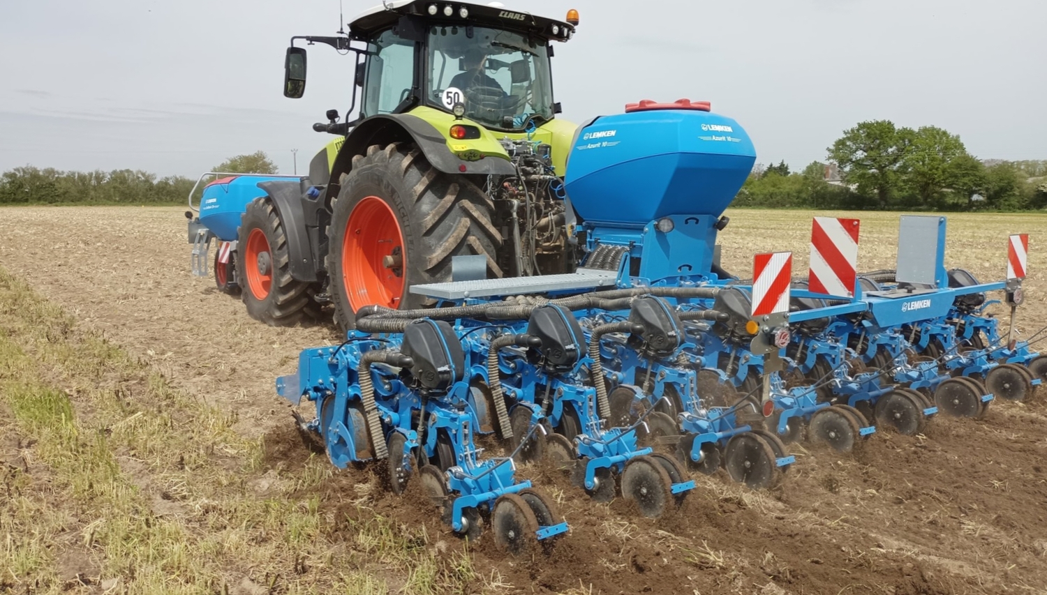 Semis en quinconce : est-il efficace ? Essai avec un Lemken Azurit