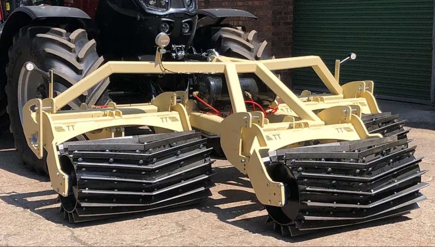 Un rouleau à couverts végétaux chez TT engineering