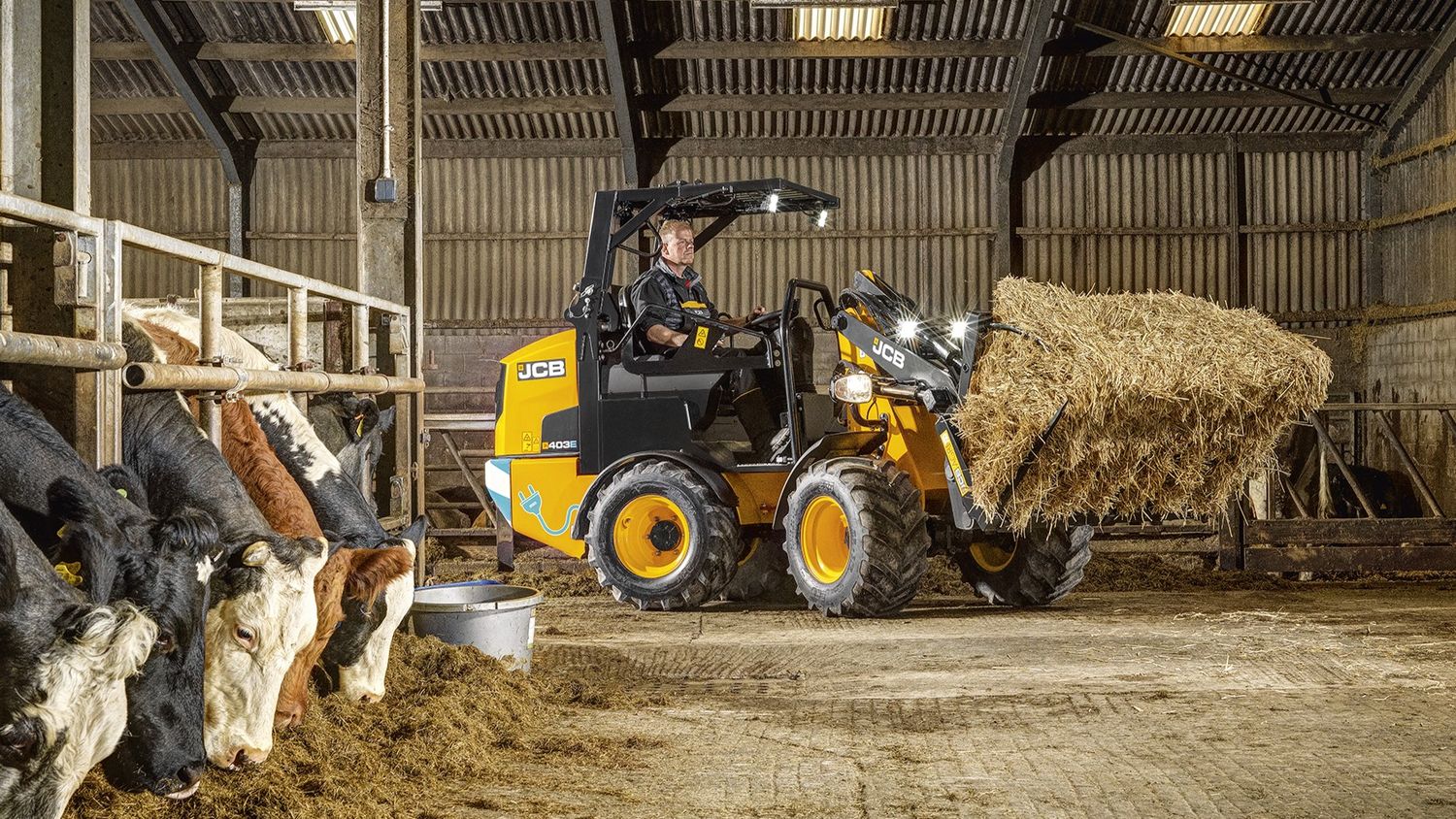 Chargeuse électrique JCB 403E : puissance, autonomie, capacité
