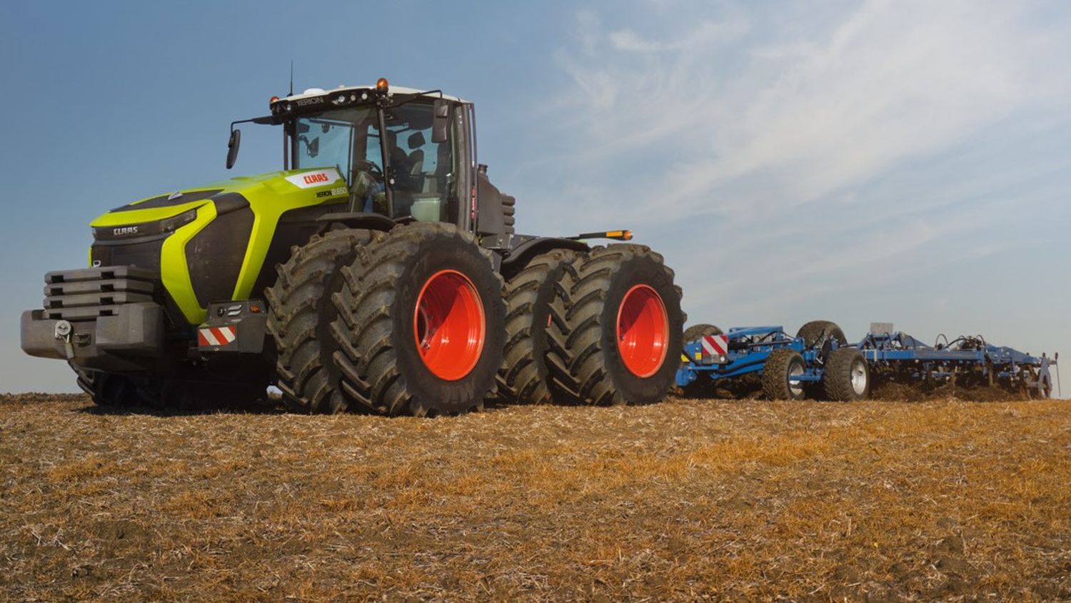 Claas Xerion 12.650 : plus de 650 ch et une cabine inédite