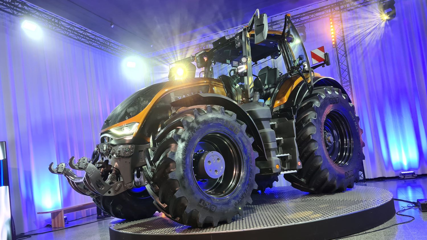 Valtra S416 : jusqu'à 420 ch pour la 6ème génération de série S