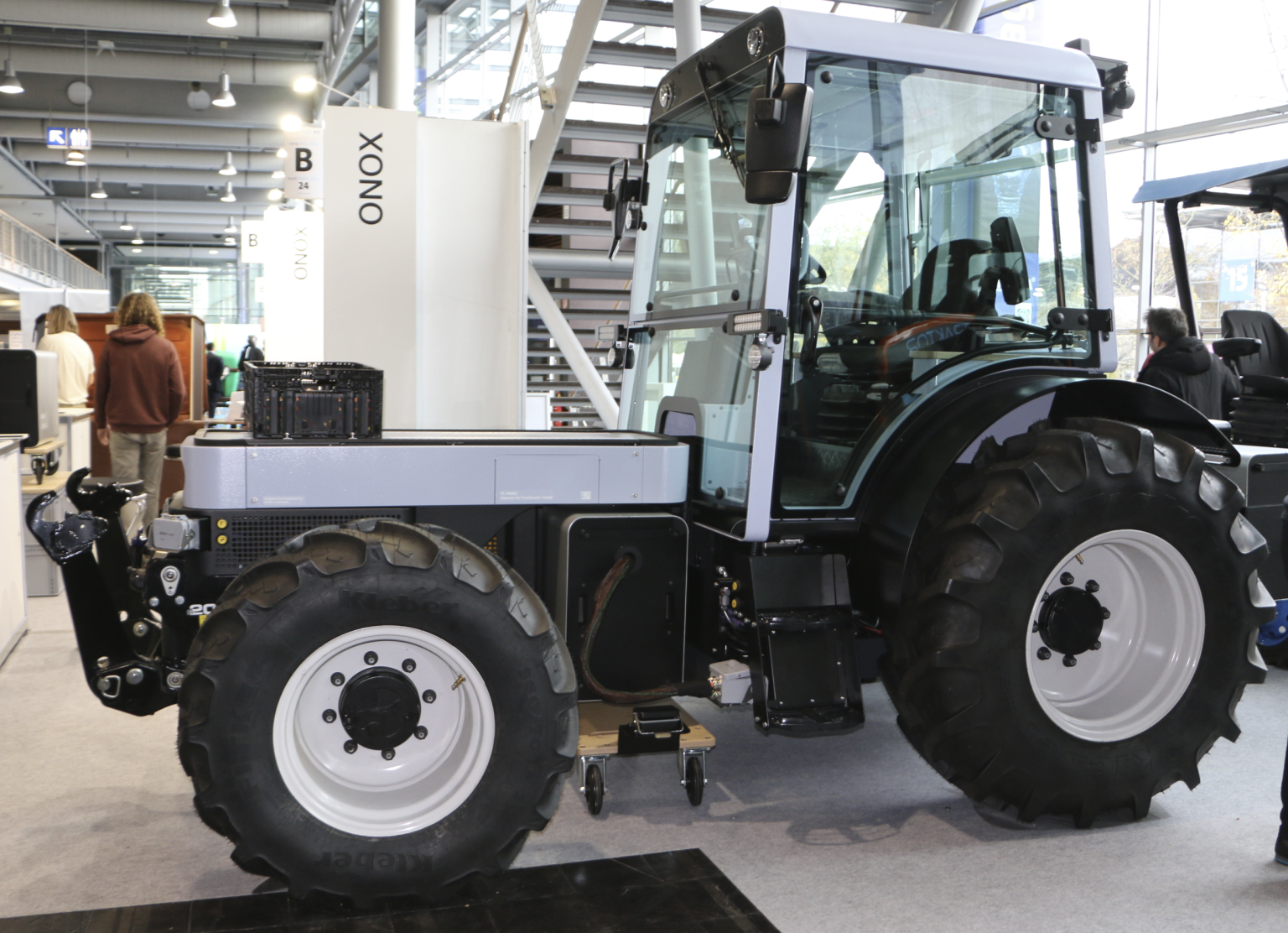 Tracteur électrique Onox et son concept de batteries modulables