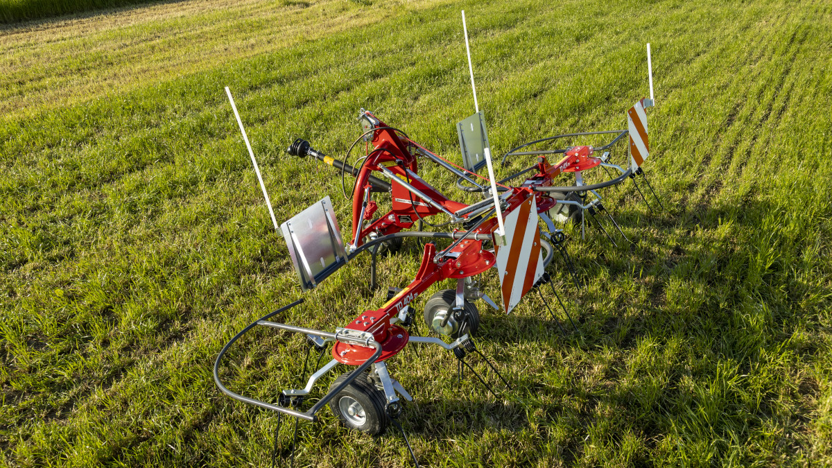 Faneuse Alpine MF TD Gen2 et évolution des faucheuses Massey