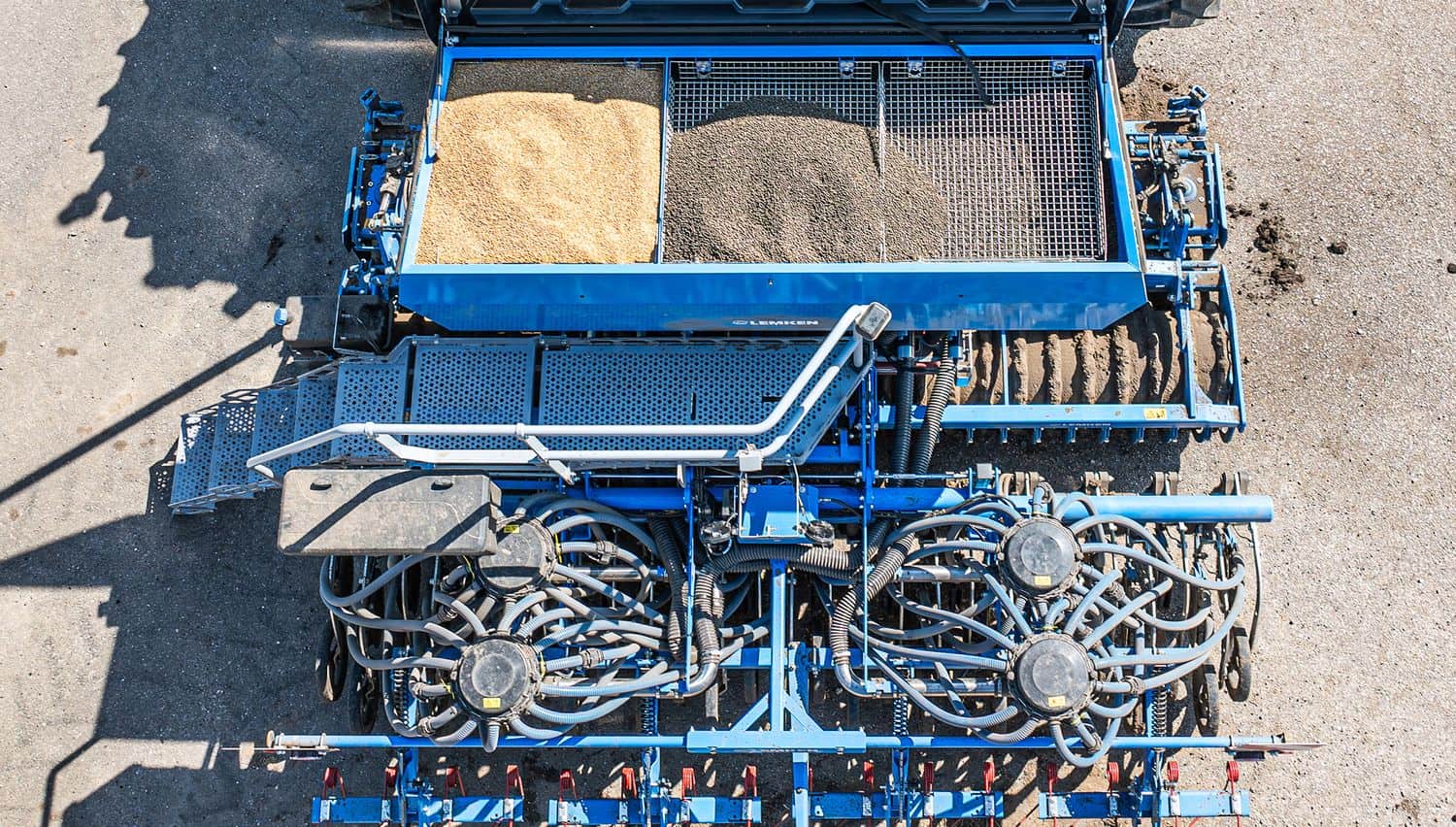 Simple ou double trémie pour le semoir porté Solitair MR - Entraid