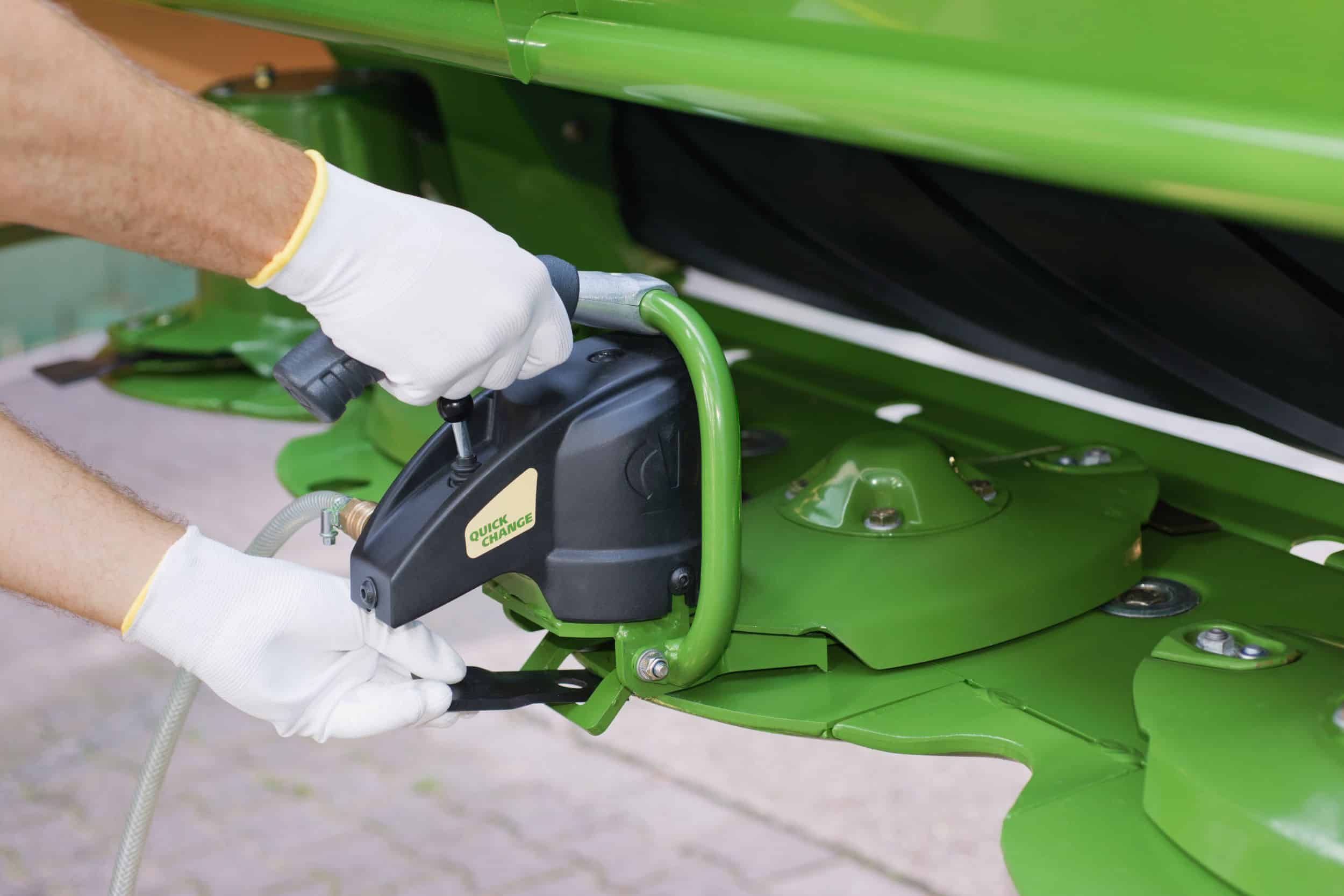 Krone QuickChange : outil pneumatique pour changer les couteaux