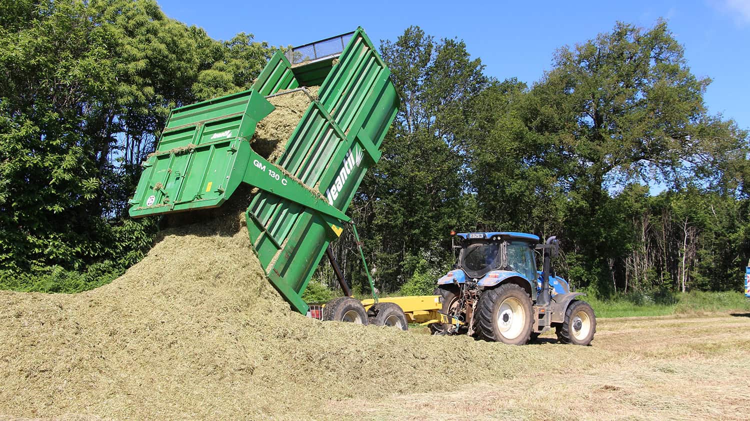 Ensileuse ou remorque autochargeuse: comparatif du coût ensilage