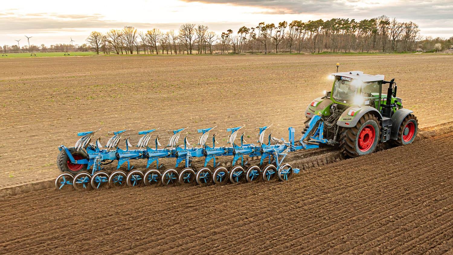 Charrue Lemken Diamant 18 avec rouleau packer intégré FlexPack